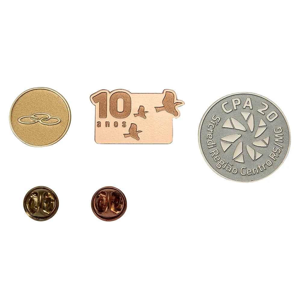 300101 - EUGENE. Botton de metal tipo broche - Youdu Brindes e ...